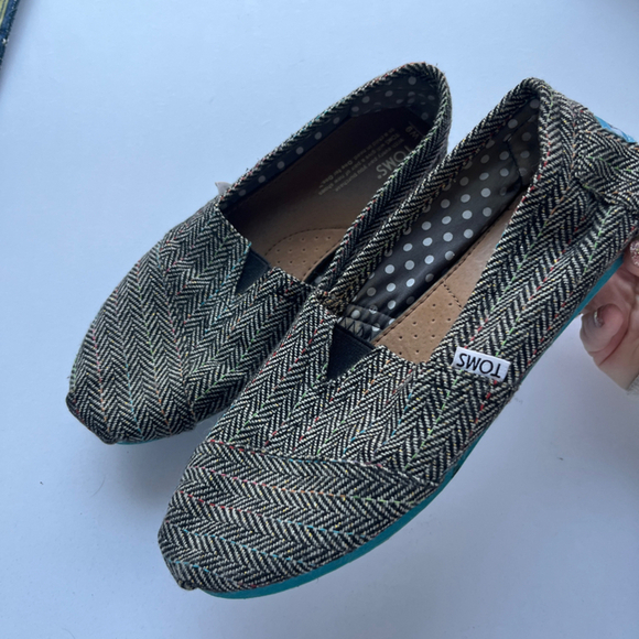 Toms | Shoes | Toms Womens Slipon Casual Shoes Herringbone Pattern ...